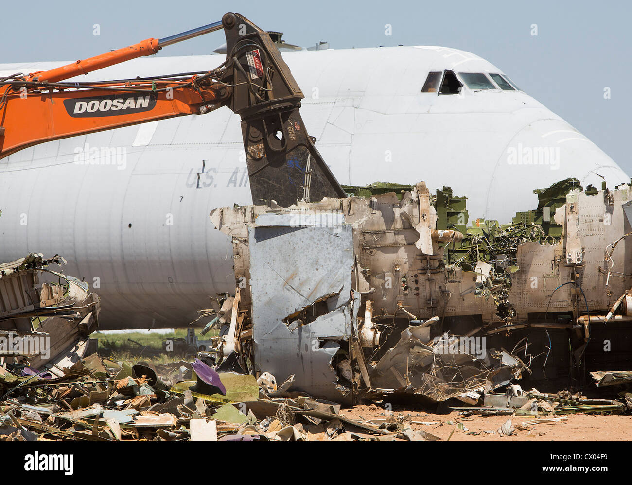 C5 Next To 747