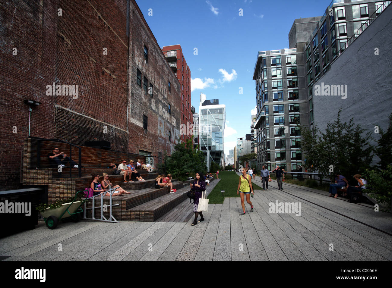 the high line park in Chelsea, New York City Stock Photo - Alamy