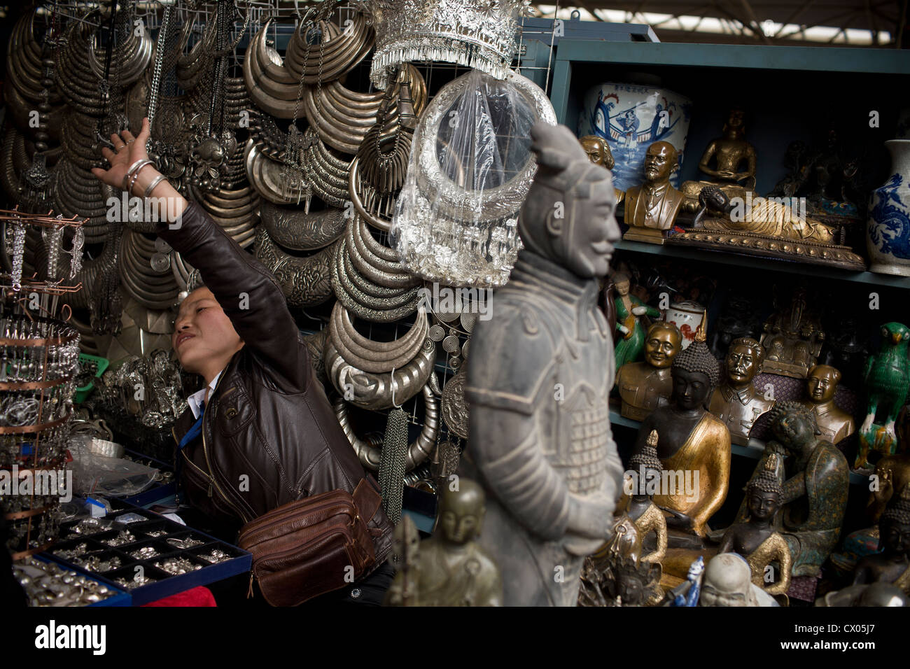 Panjiayuan Antique Market Of Beijing Stock Photo - Alamy