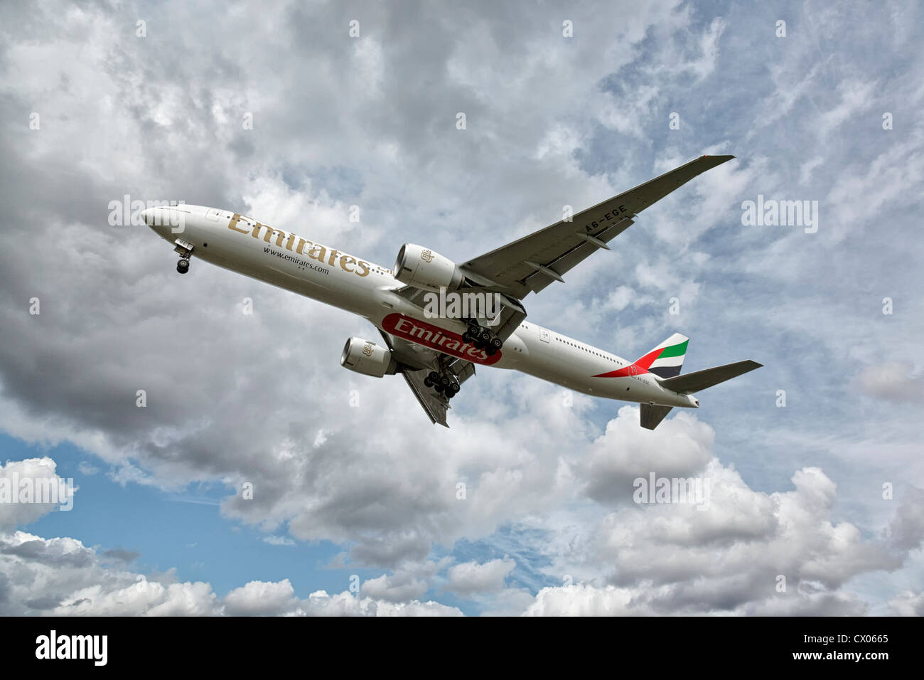 Boeing 777 hi-res stock photography and images - Alamy