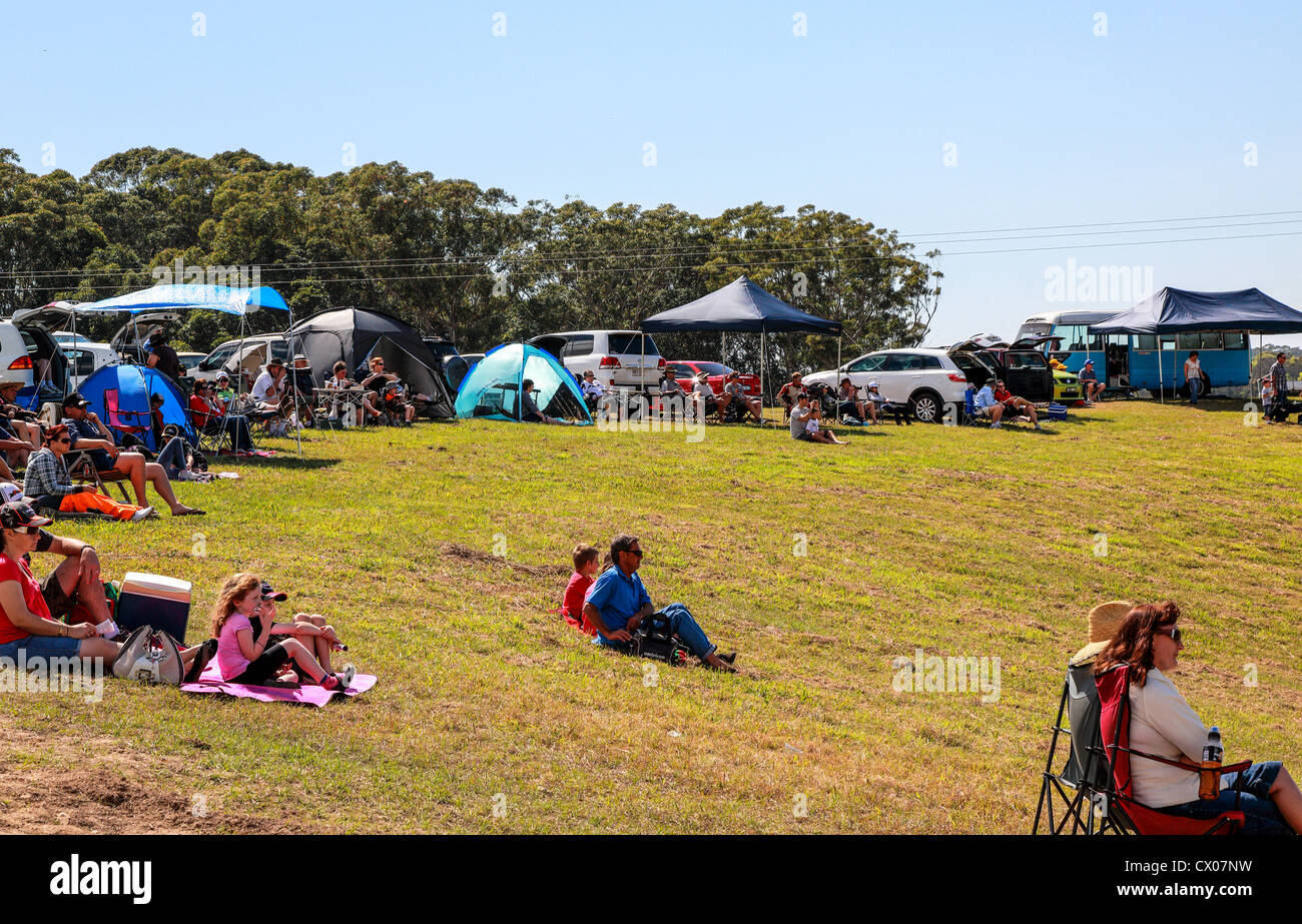 Spectators gather to watch round 4 of the Australian Jet Sprint Boat ...