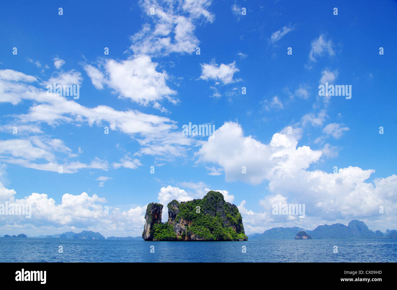 Rocks and the sea hi-res stock photography and images - Alamy