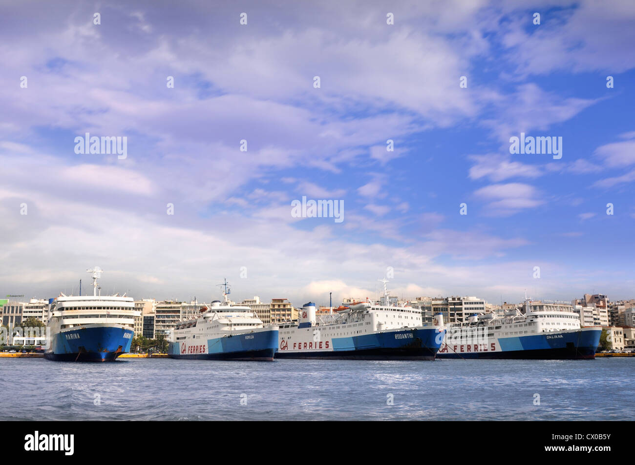 Shipping port greece hi-res stock photography and images - Alamy