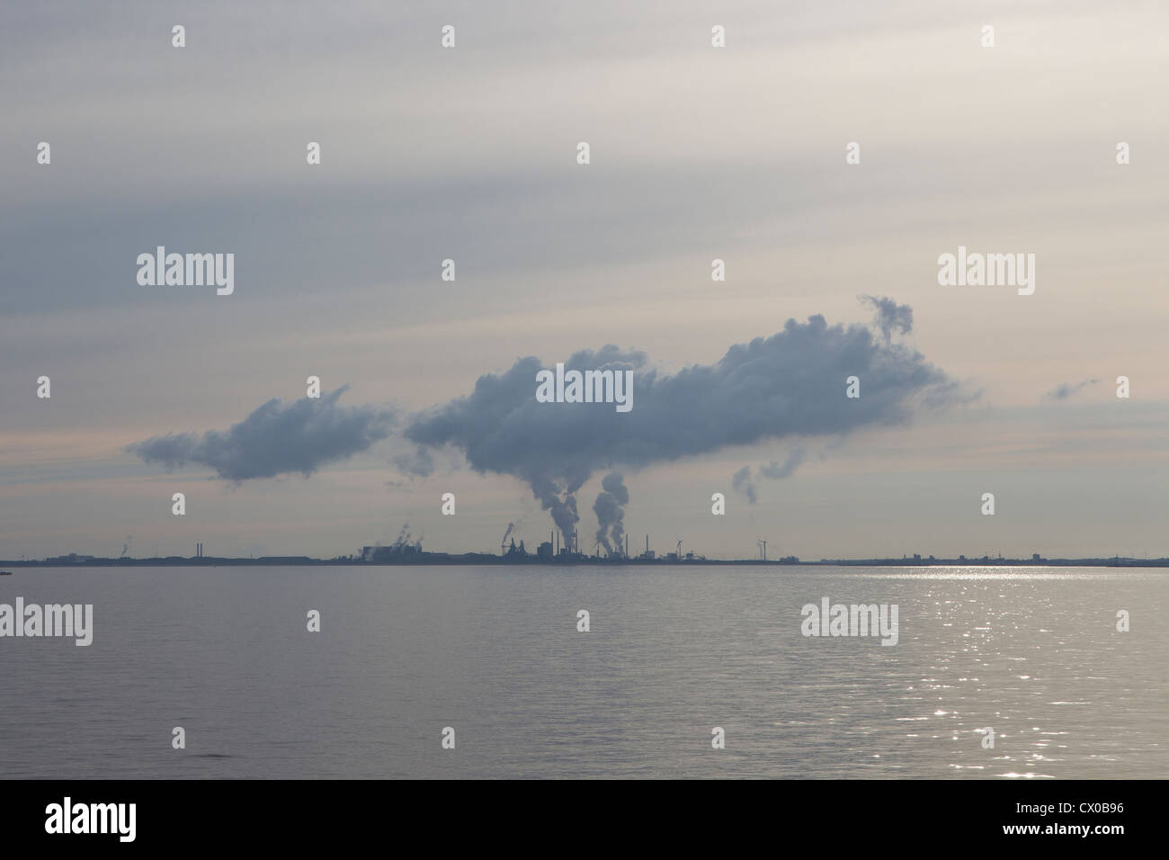 plume smoke horizon haze hazy sun sunshine sea sky water shimmer ...