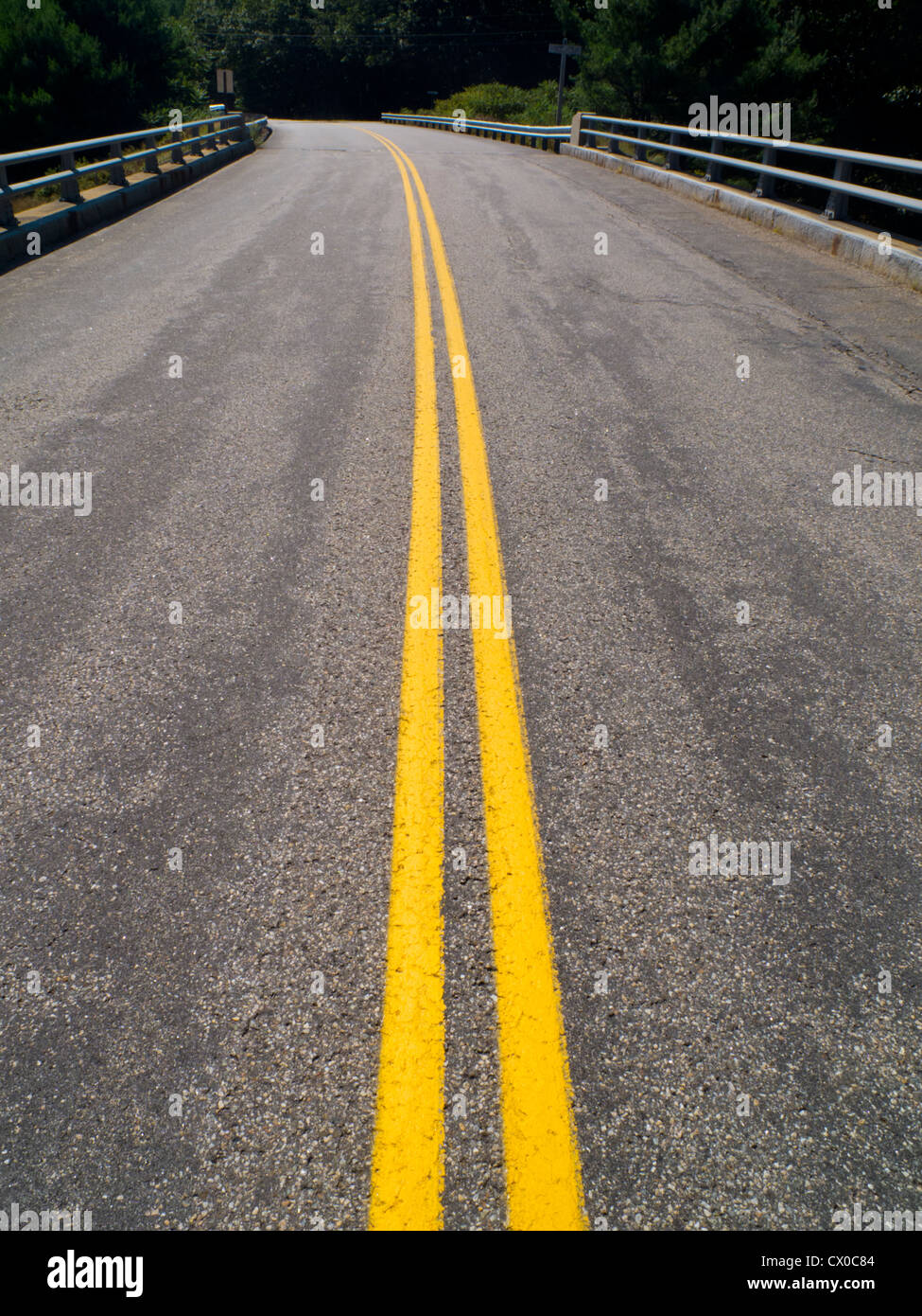 empty bridge road Stock Photo - Alamy