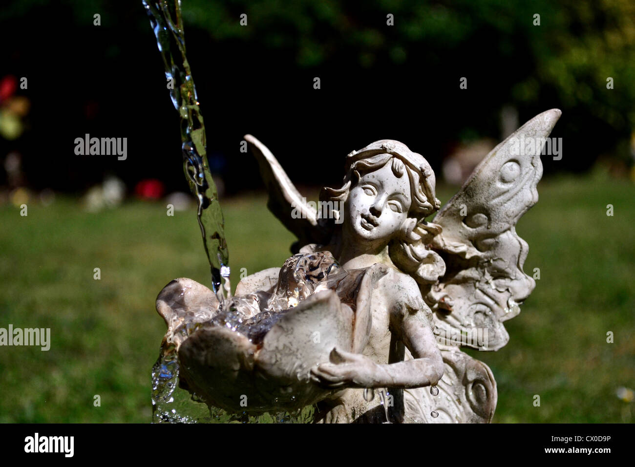 Woman statue pouring water hi-res stock photography and images - Alamy