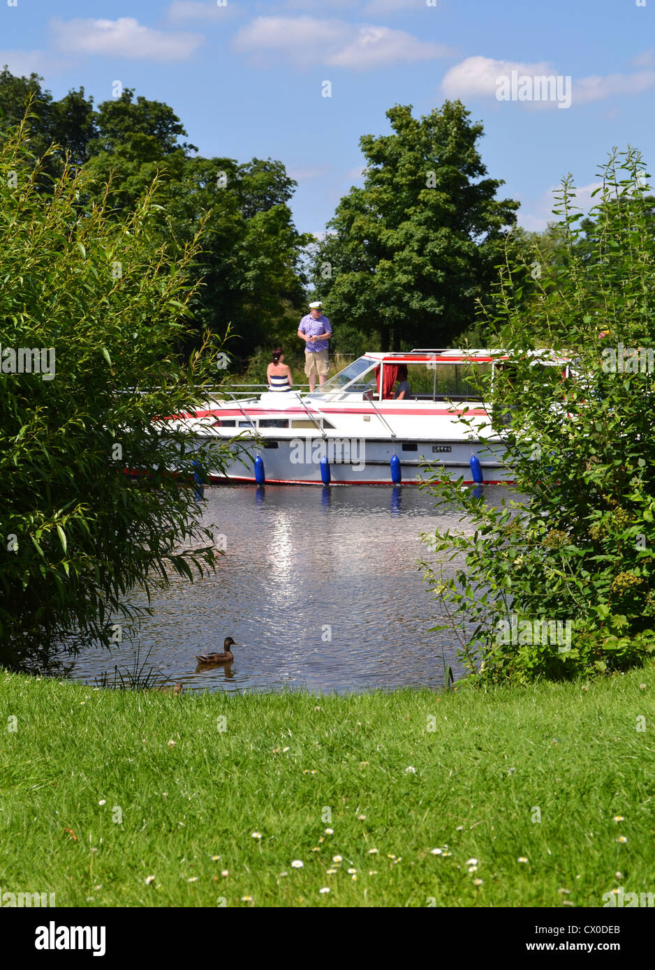 River scene, Sonning, Berkshire, England Stock Photo - Alamy