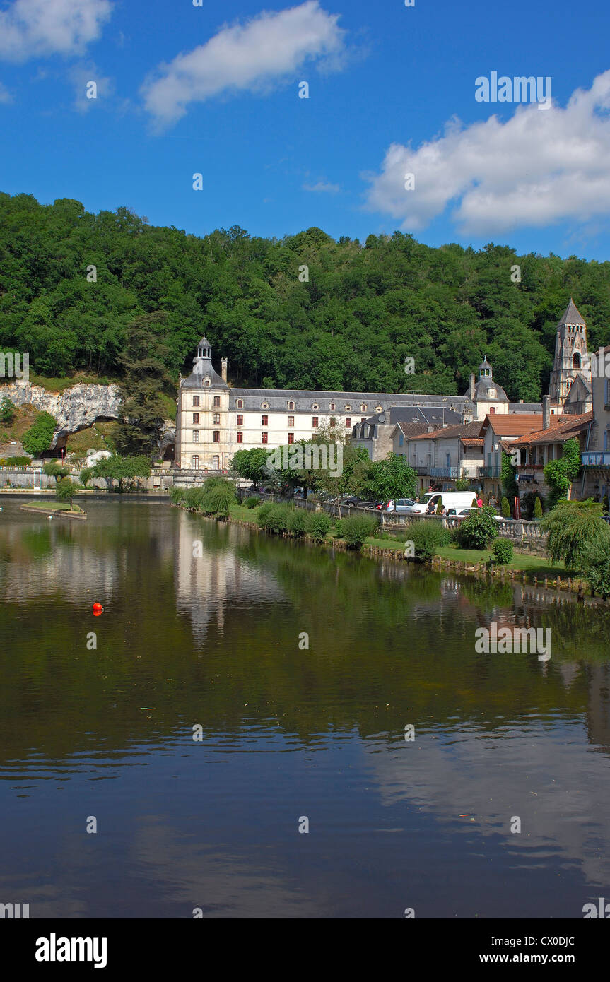 Brantome, Saint Pierre Benedictine Abbey, Dordogne, Perigord, River ...