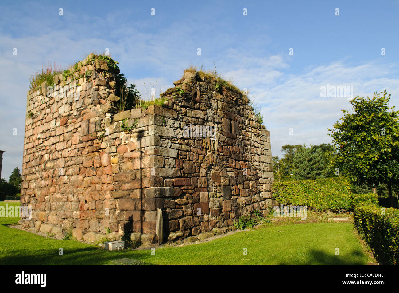Roofless castle hi-res stock photography and images - Alamy