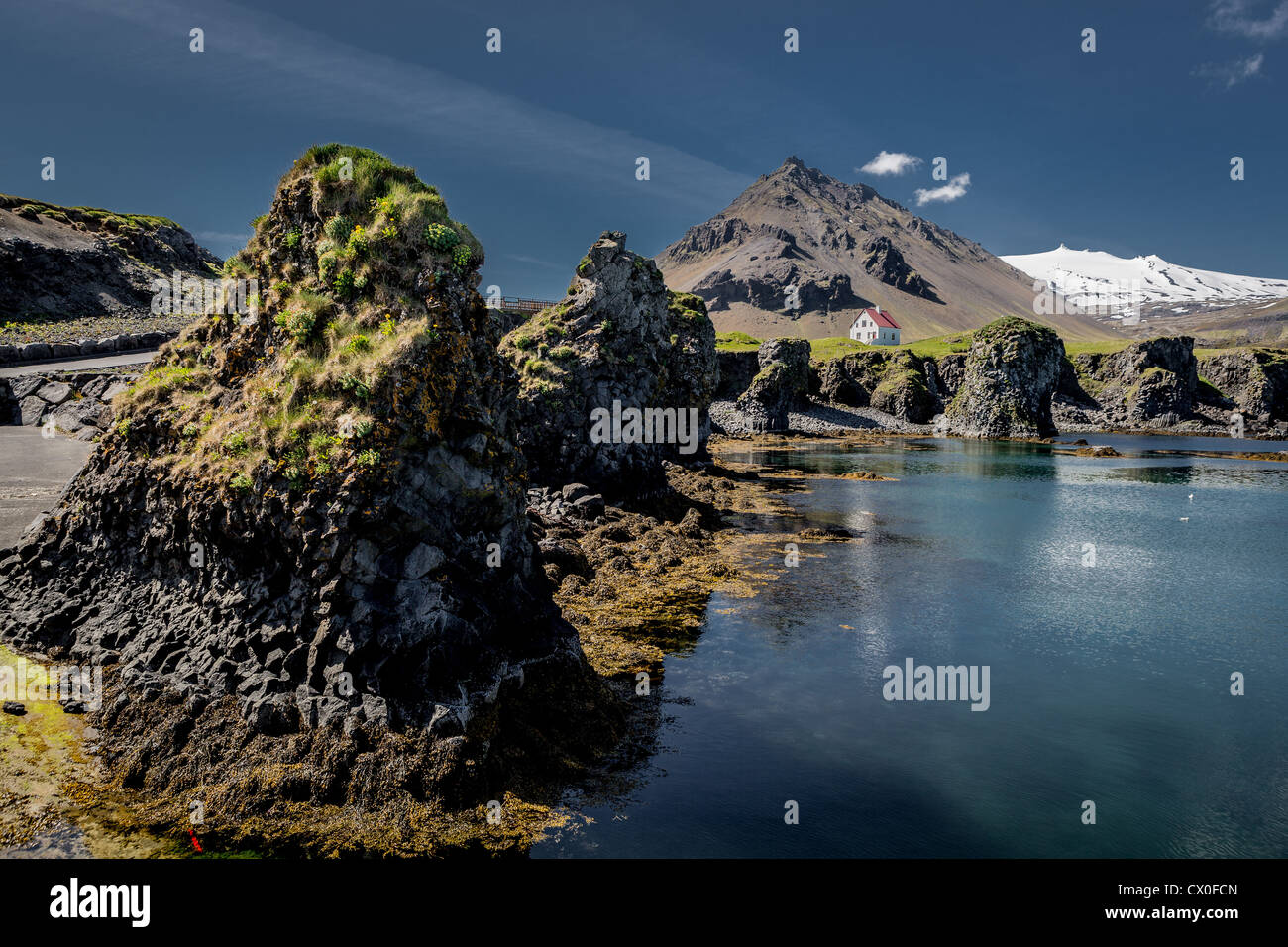 Lava cliffs hi-res stock photography and images - Alamy