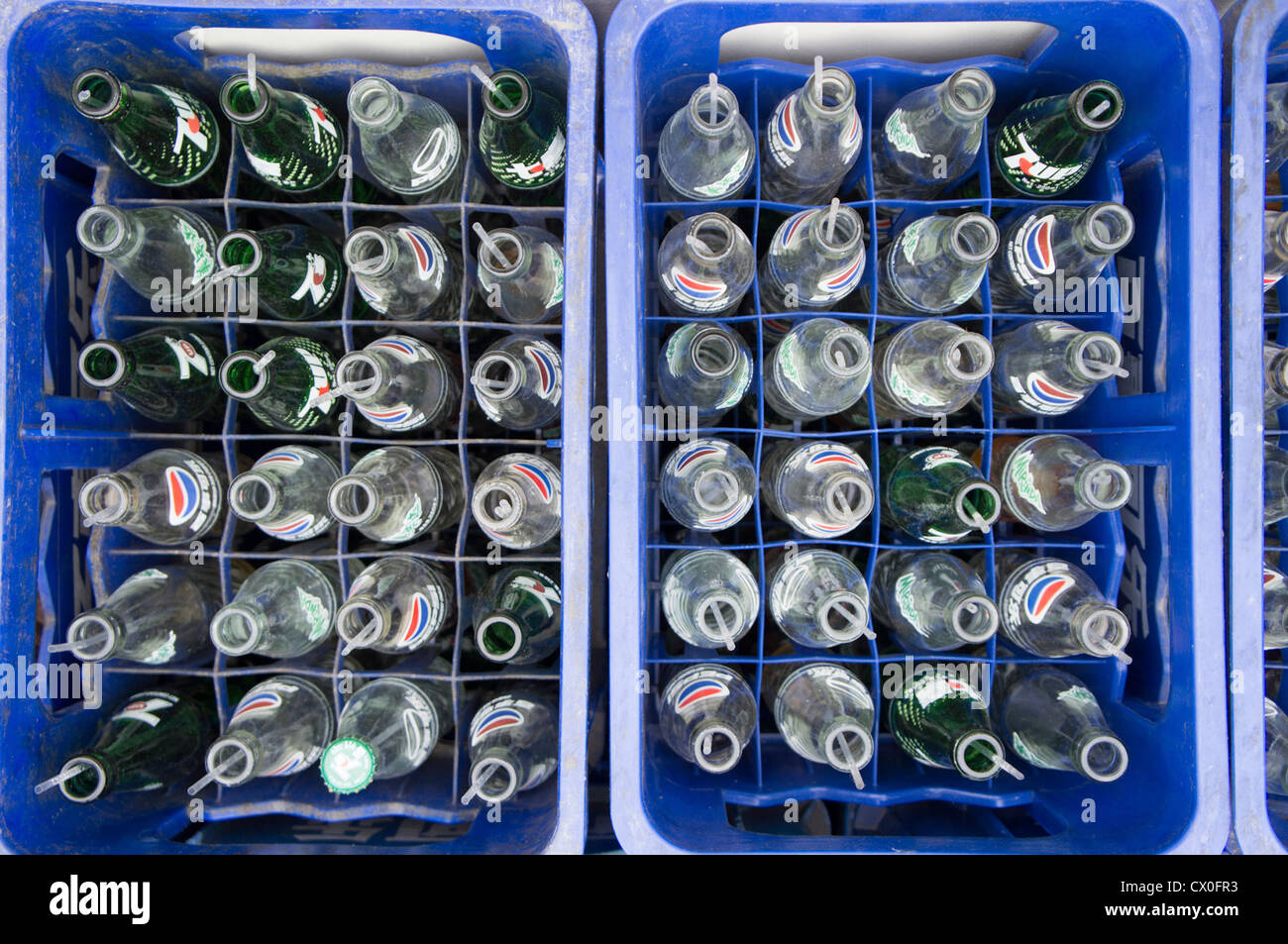 Crates of empty bottles hi-res stock photography and images - Alamy