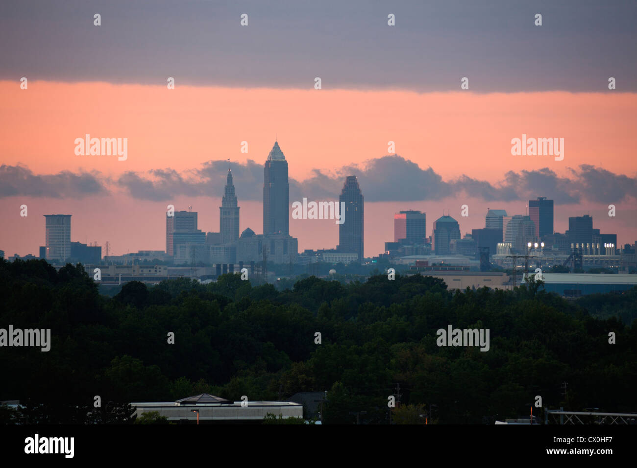 Sunset in Cleveland - distant downtown view at sunset Stock Photo - Alamy