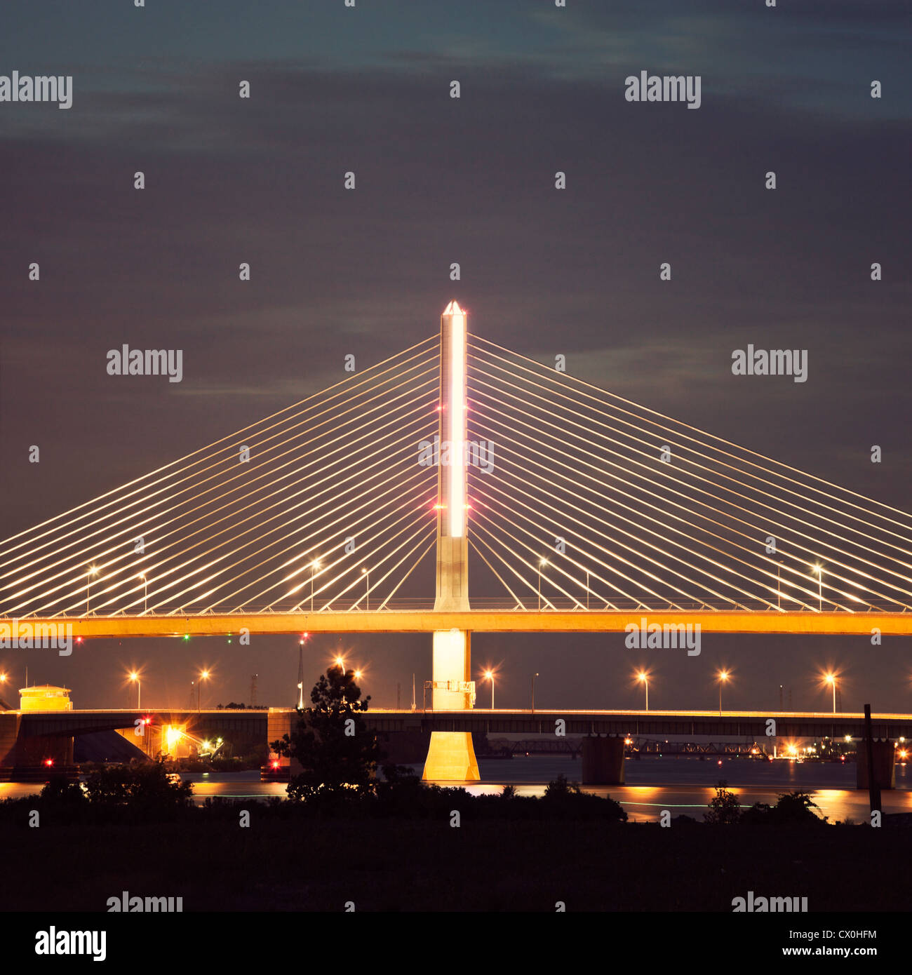 Veterans' Glass City Skyway Bridge in Toledo Stock Photo - Alamy