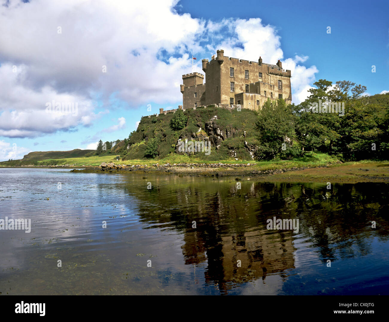 8142. Dunvegan Castle, Isle of Skye, Scotland Stock Photo - Alamy
