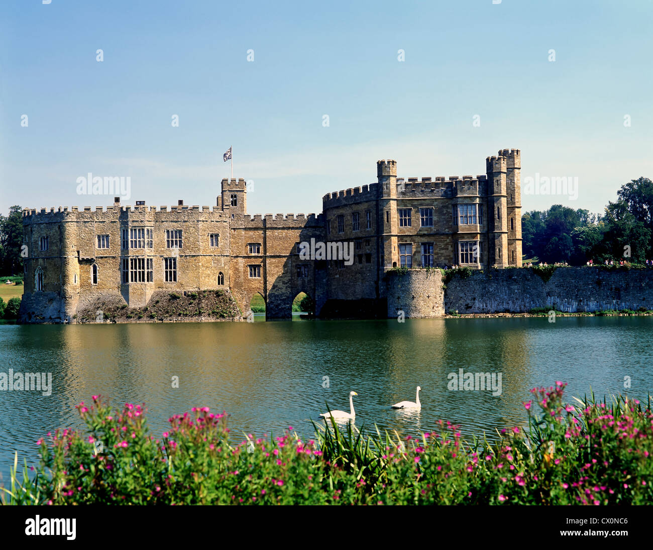 Leeds castle kent hi-res stock photography and images - Alamy
