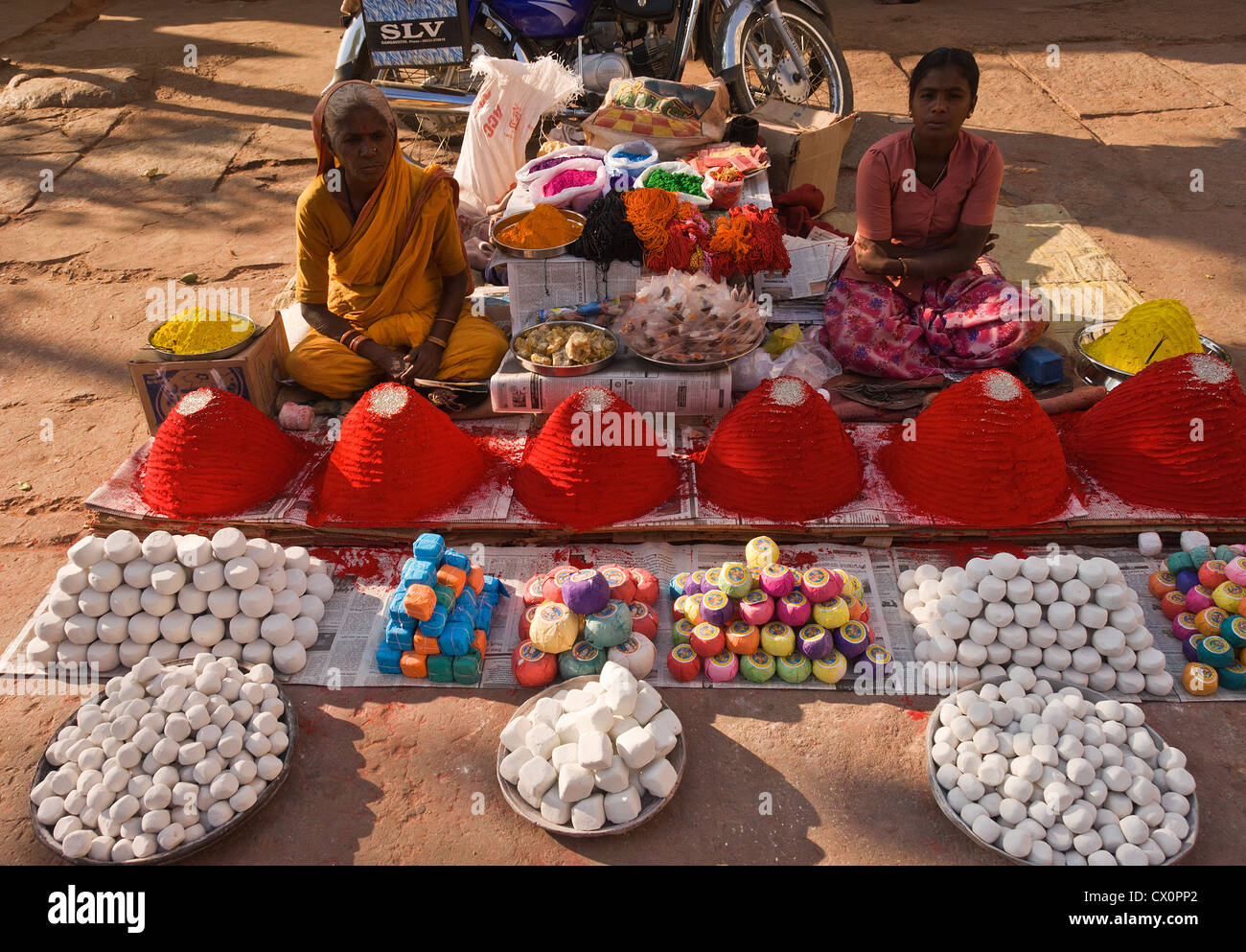 Kolam powder hi-res stock photography and images - Alamy