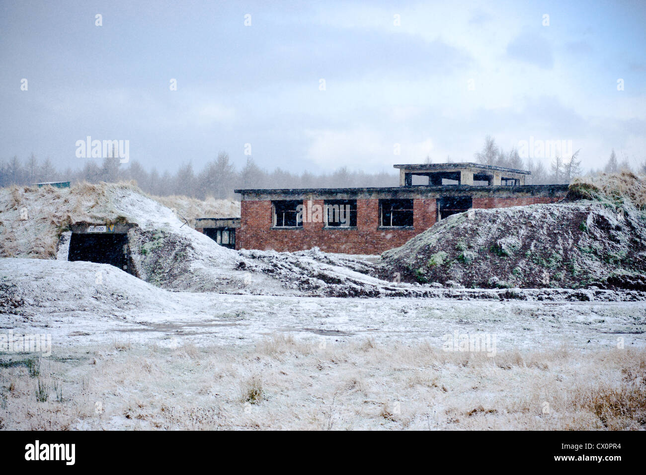 Burnt out building hi-res stock photography and images - Alamy