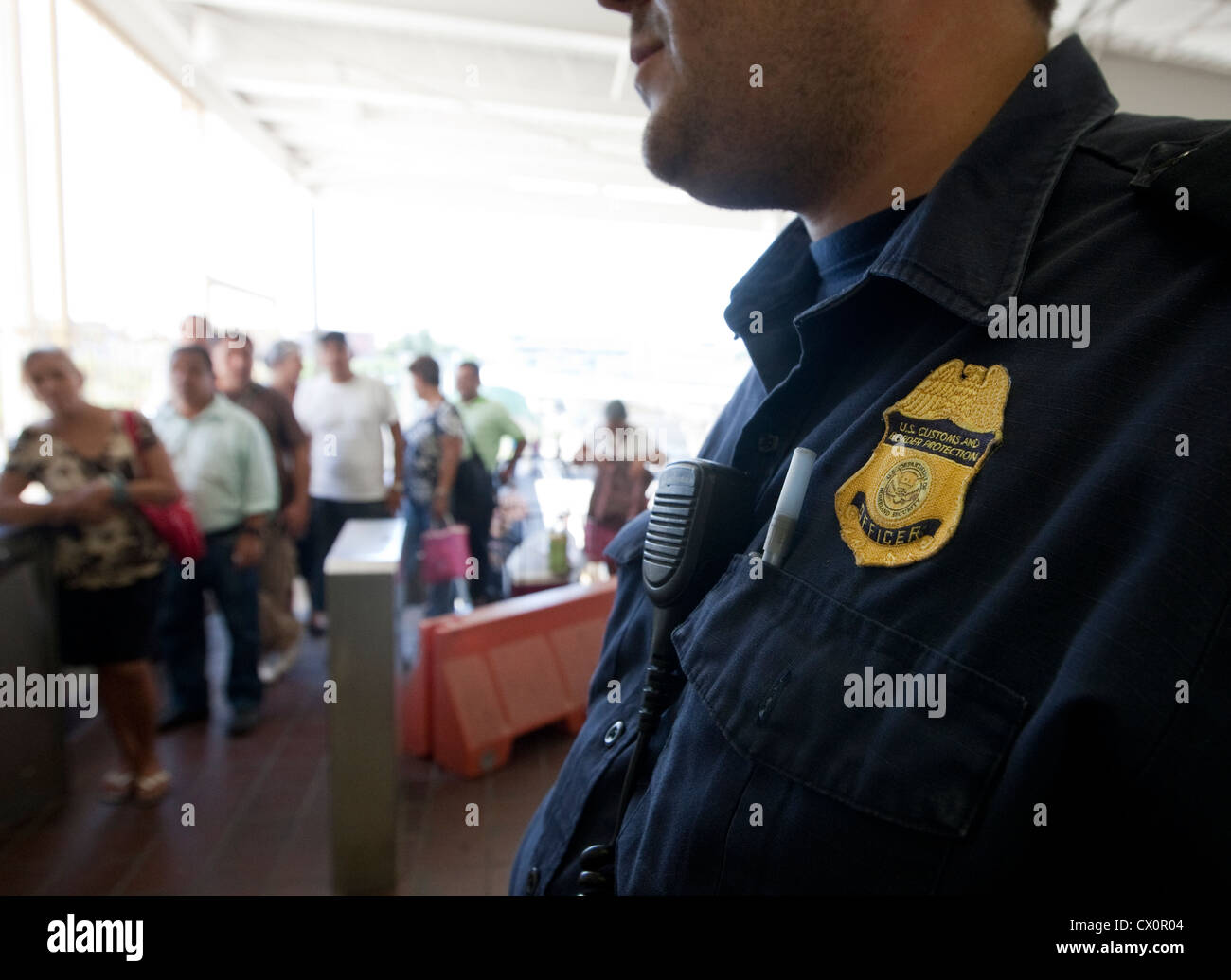 Immigration officers hi-res stock photography and images - Alamy