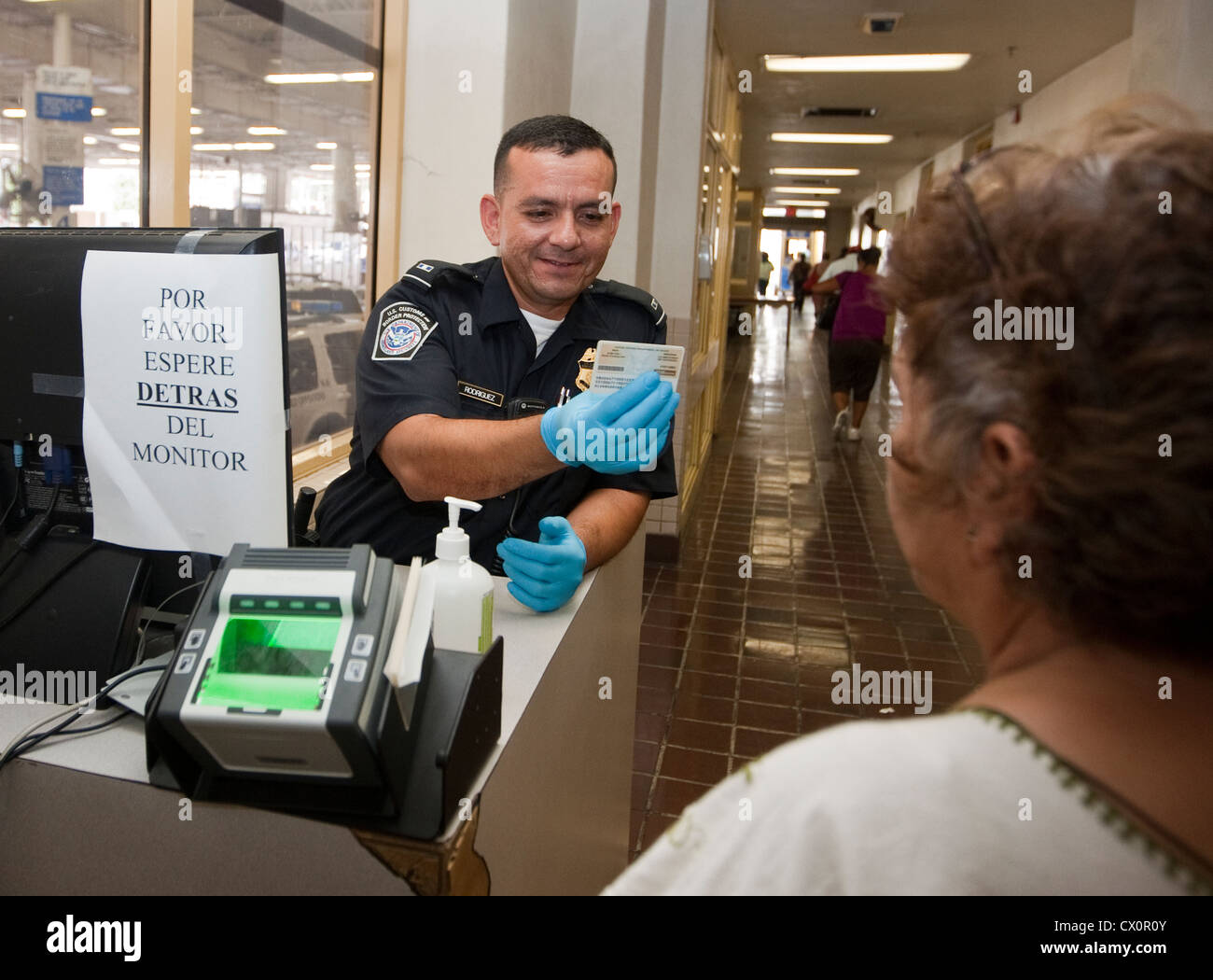 Immigration officers hi-res stock photography and images - Alamy