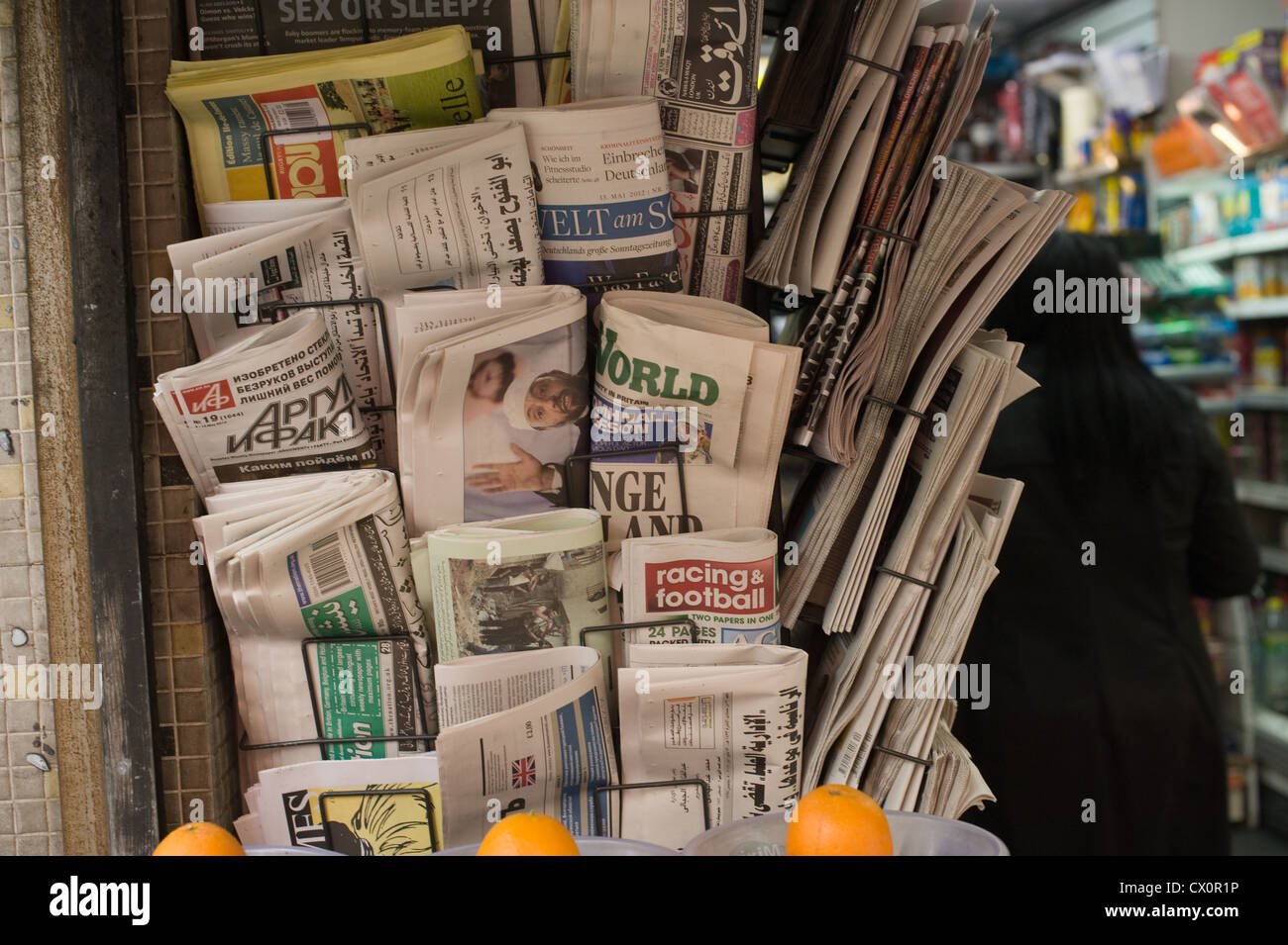 Newsagent hi-res stock photography and images - Alamy