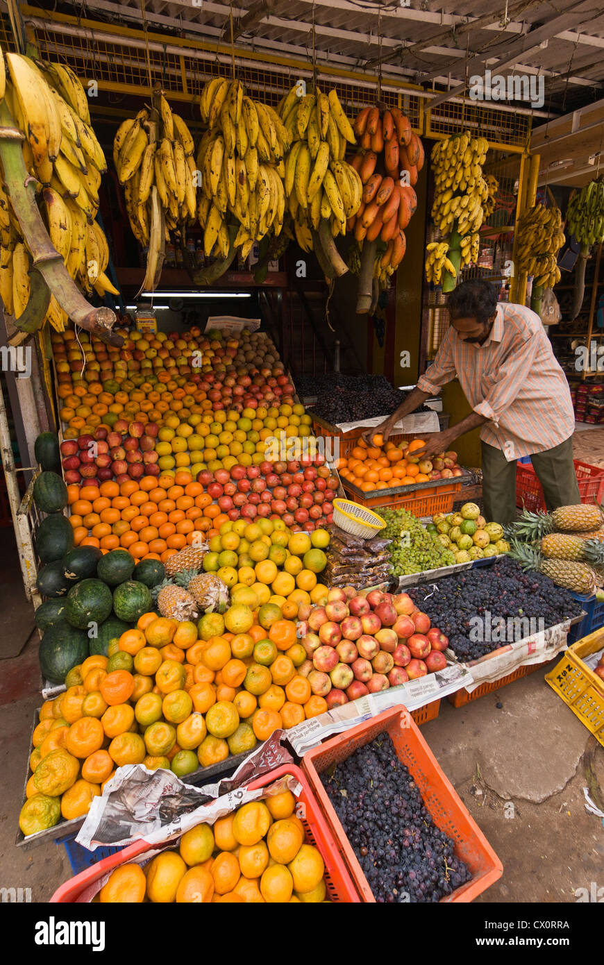 Elk201-3466v India, Kerala, Kochi, Bazaar Road historic area, fruit ...