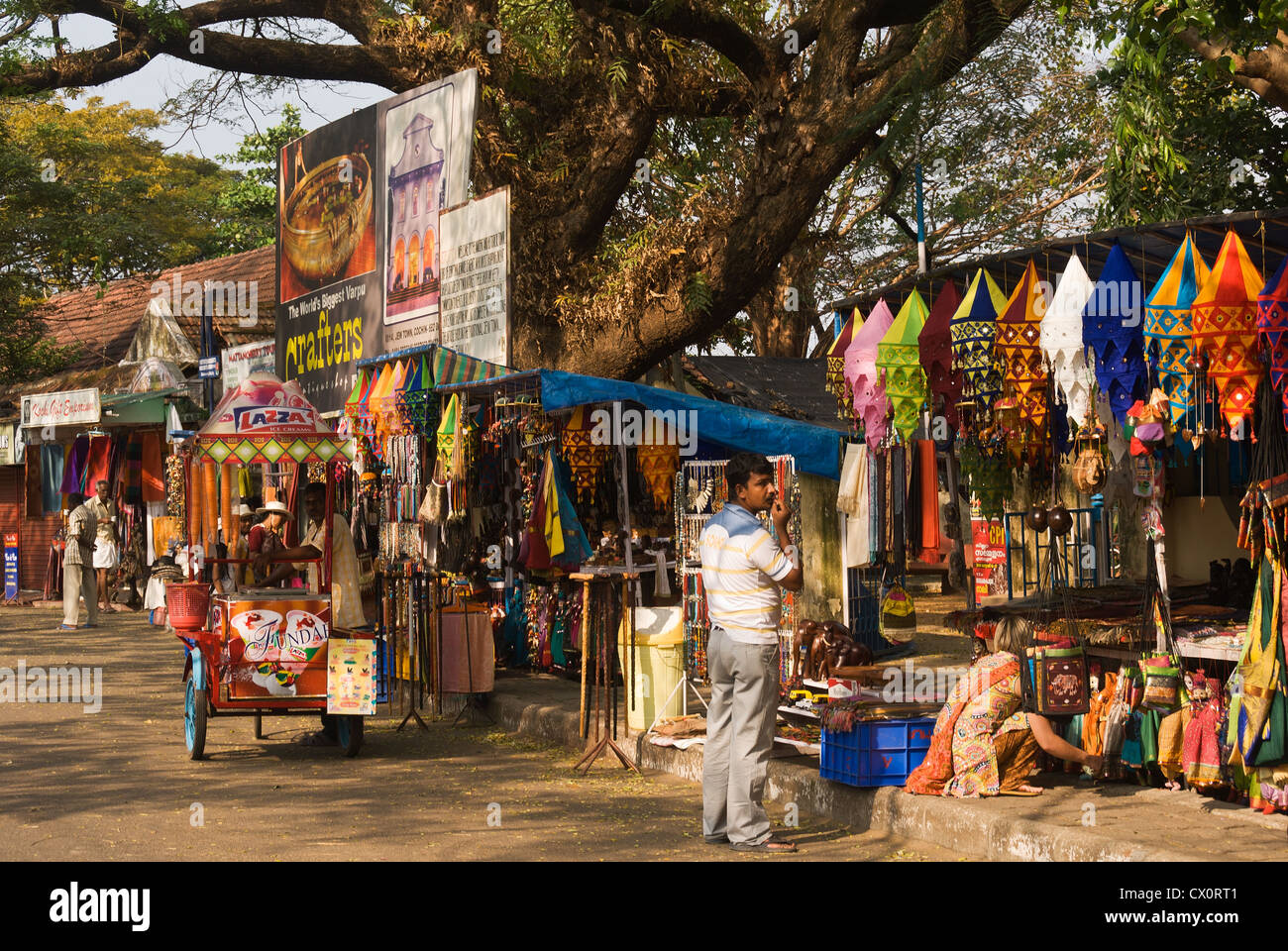 Elk201-3478 India, Kerala, Kochi, Jew Town, handicraft stores street ...