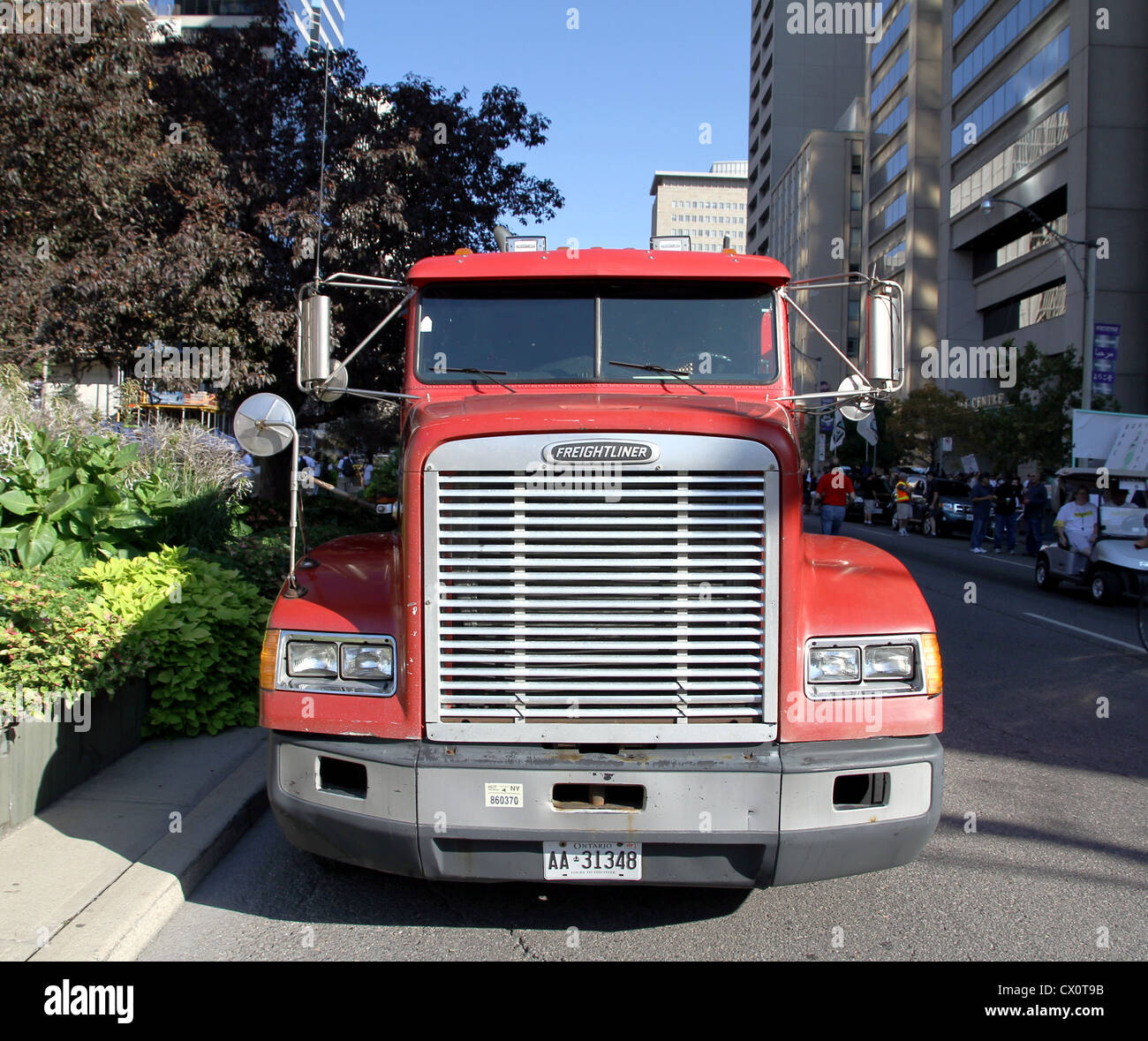 The front grille of a Freightliner truck Stock Photo - Alamy