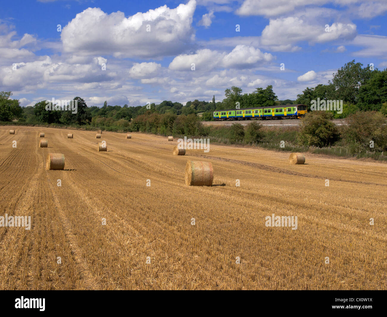 train in countryside Stock Photo - Alamy