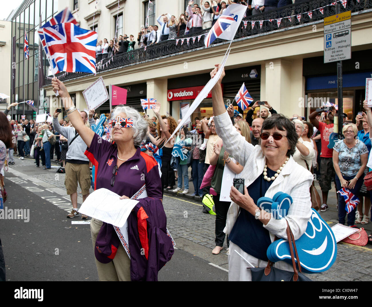People Cheering The Athletes Victory Parade London 2012 Stock Photo - Alamy