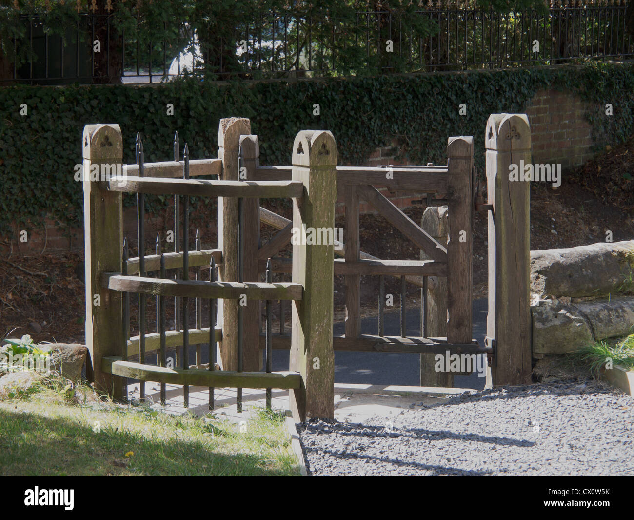 A gate on a footpath Stock Photo - Alamy