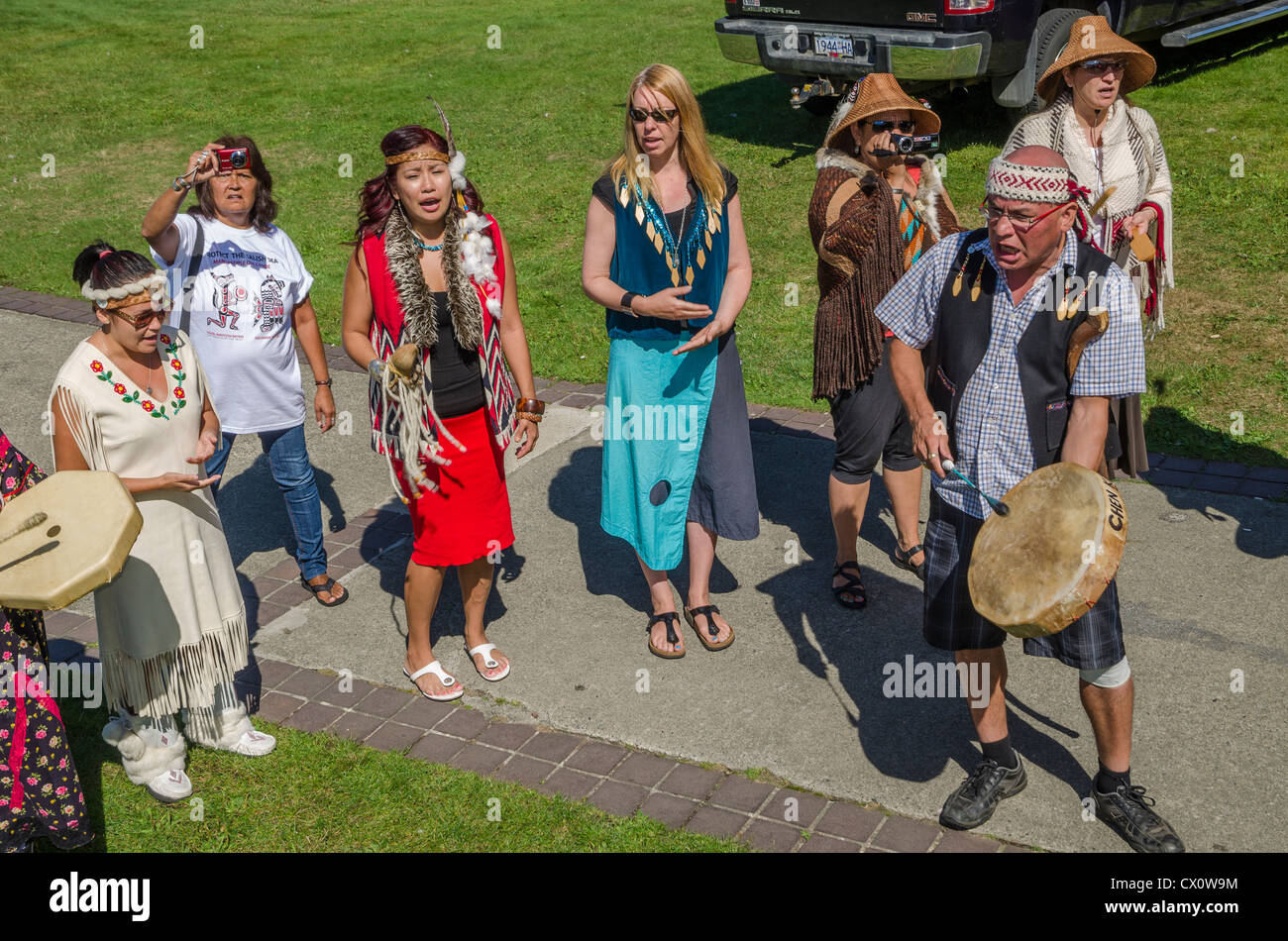 Salish drum hi-res stock photography and images - Alamy