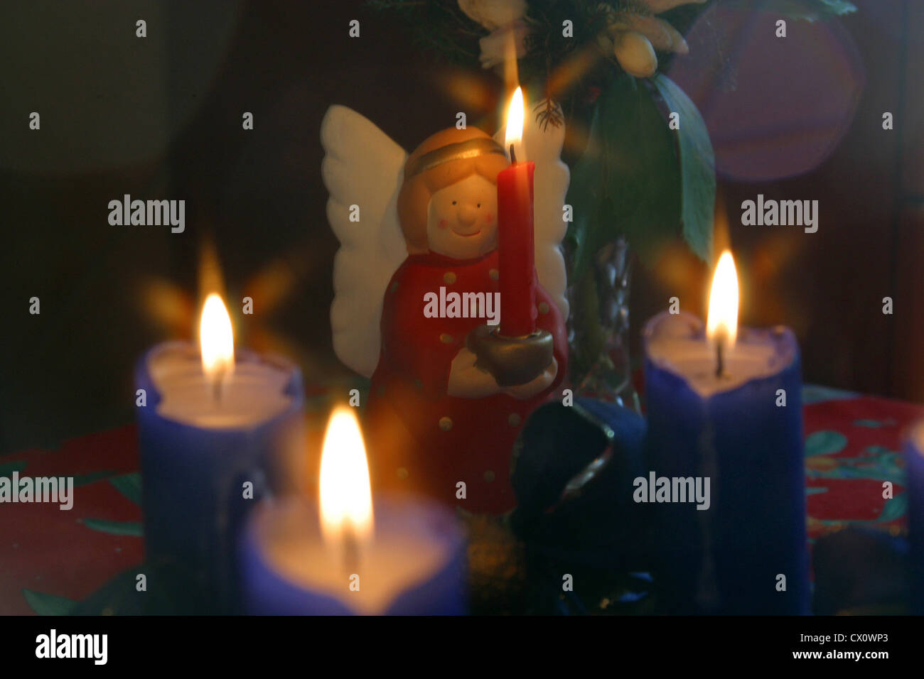 Advent wreath and angel Stock Photo - Alamy