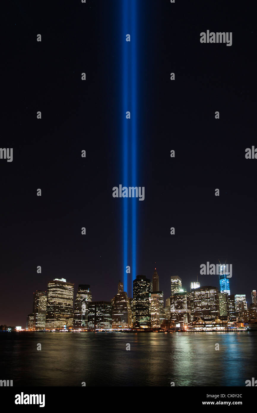 911 memorial light beams hi-res stock photography and images - Alamy