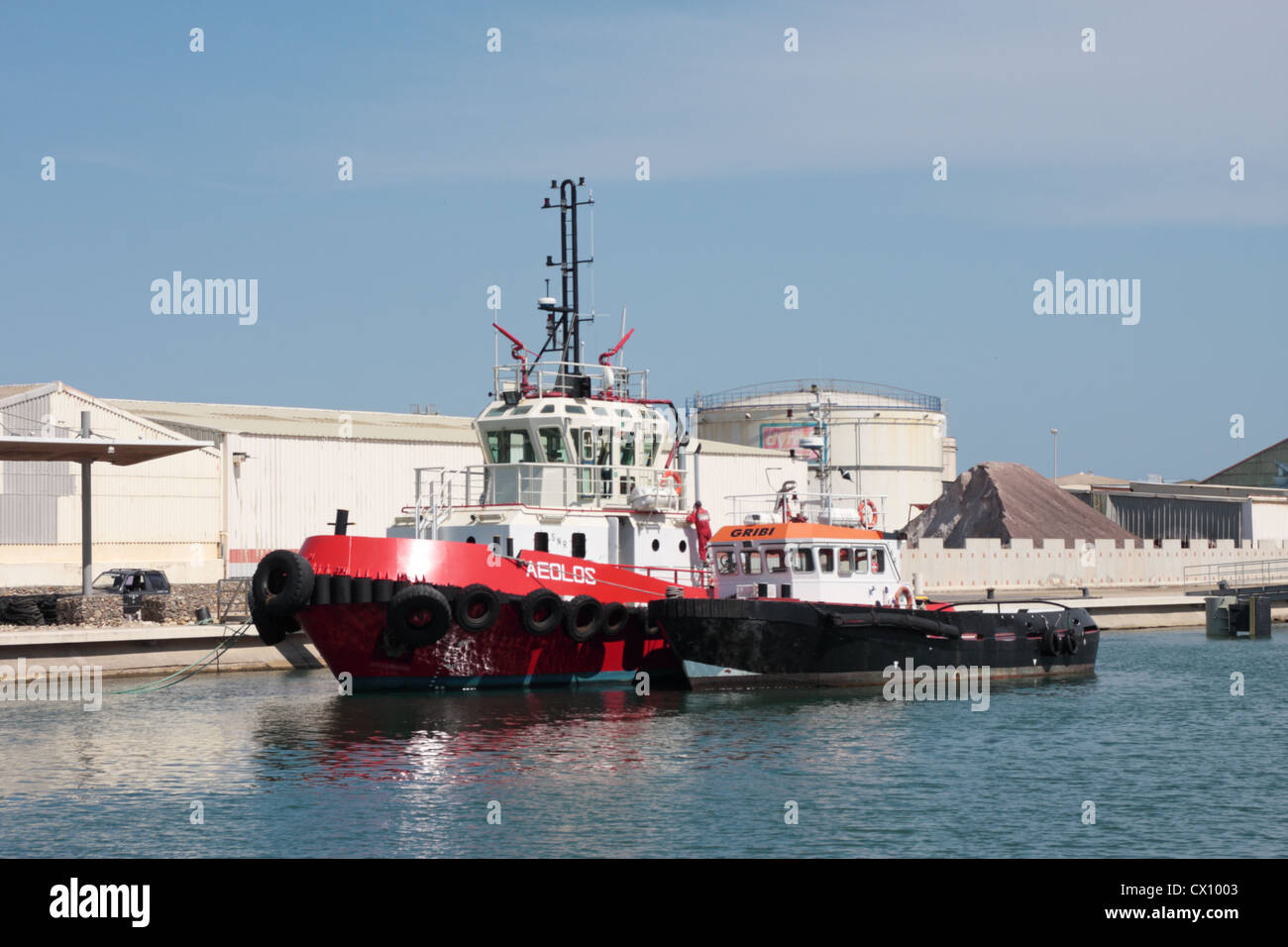 Harbour tugs hi-res stock photography and images - Alamy