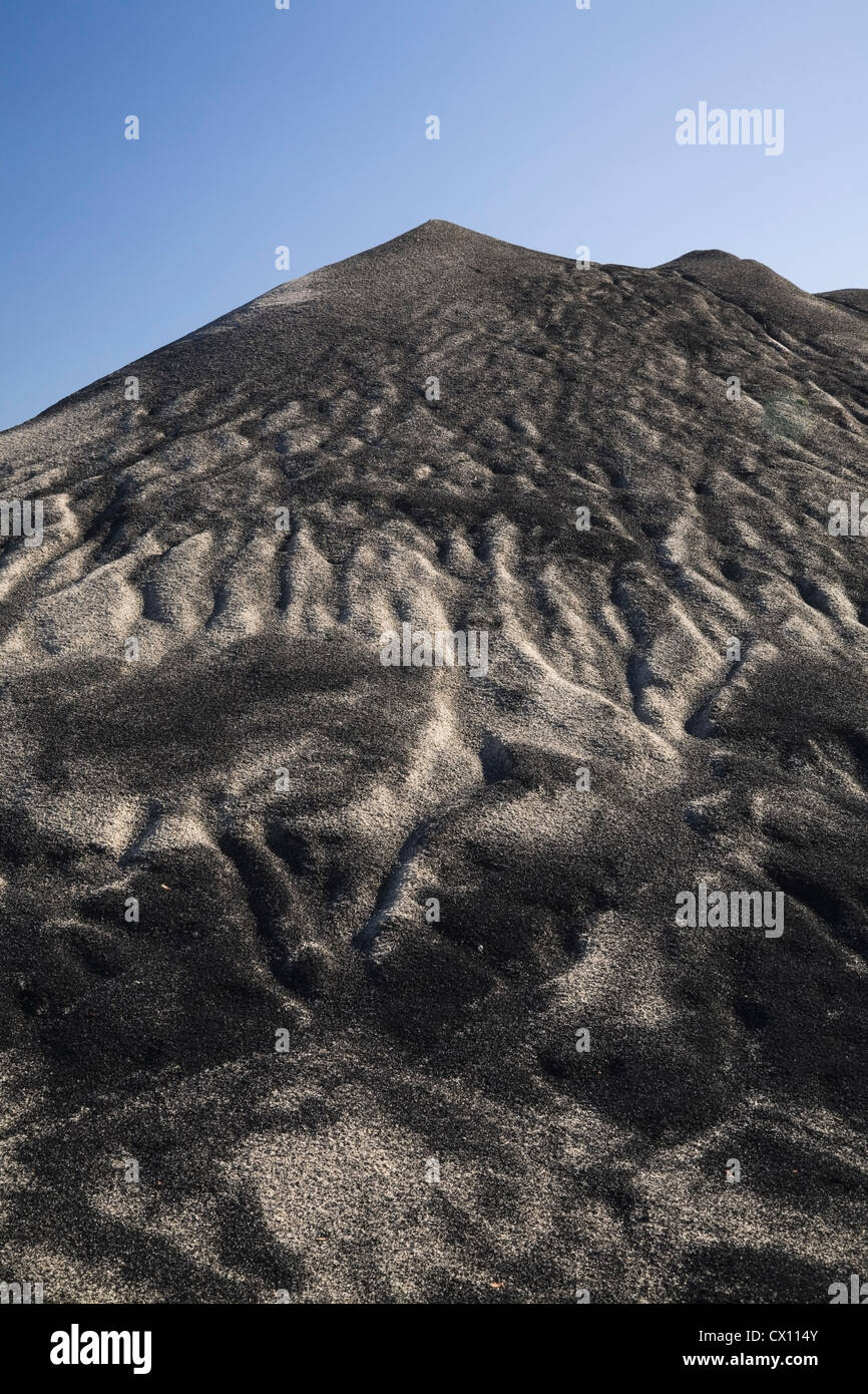 Mound of earth hi-res stock photography and images - Alamy