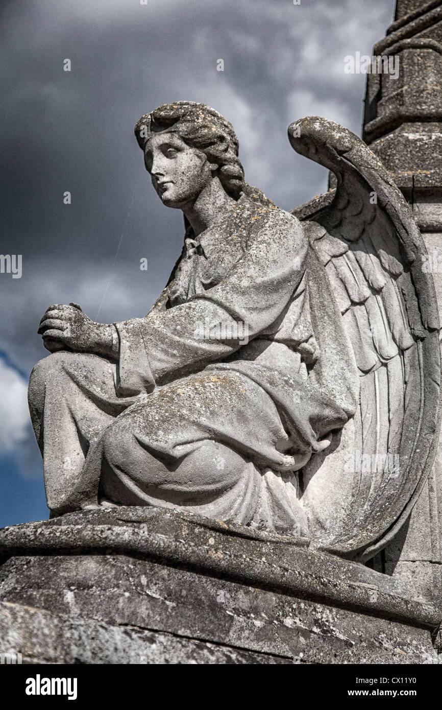 Statue of an angel,Sutton,Grater London,UK Stock Photo - Alamy