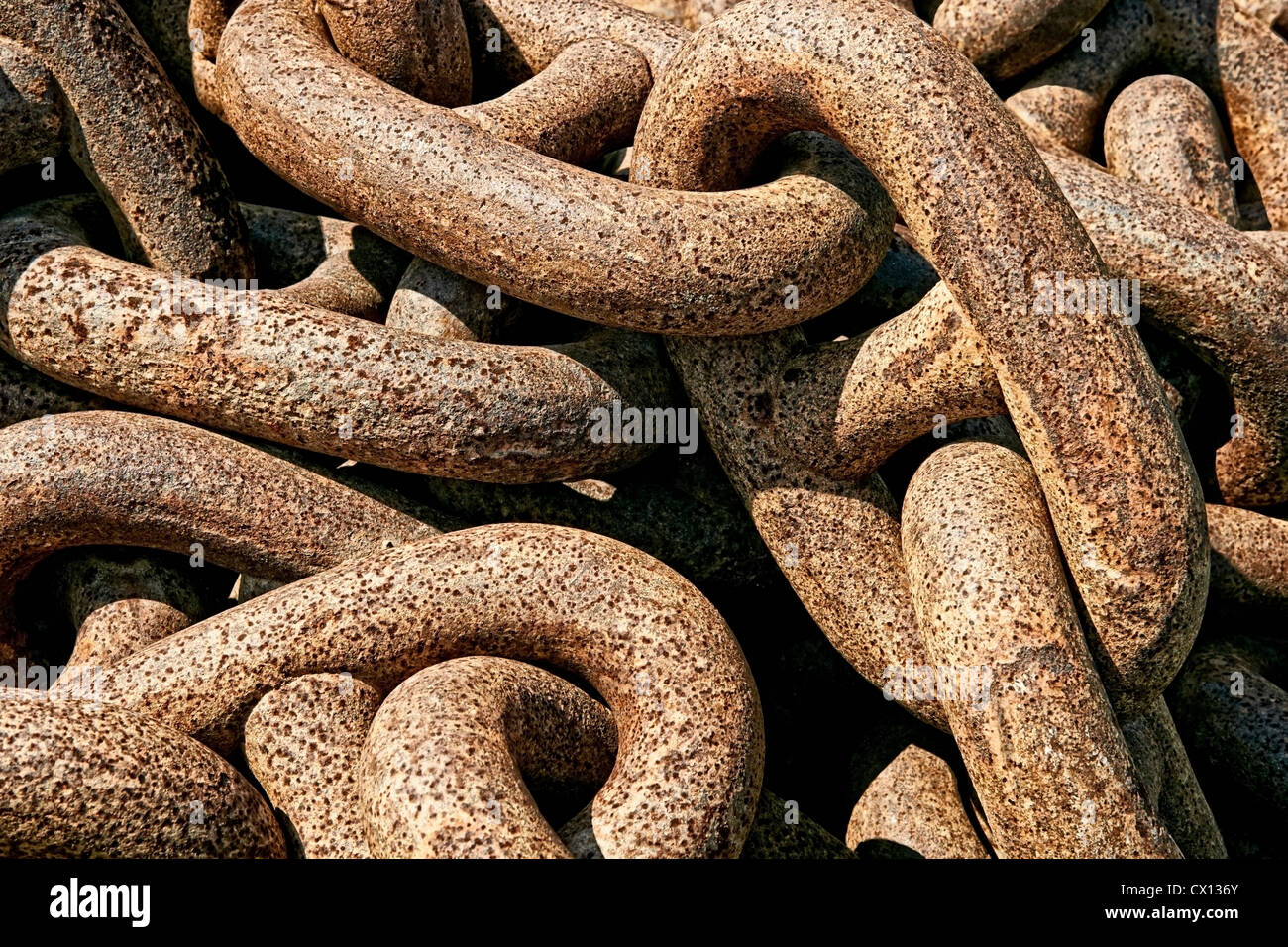 Rusted chain background hi-res stock photography and images - Alamy