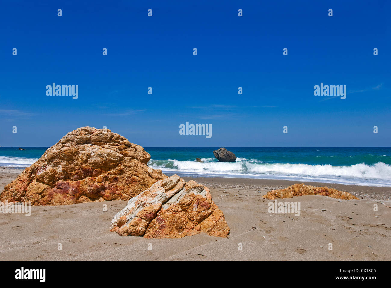 Lonely beaches hi-res stock photography and images - Alamy