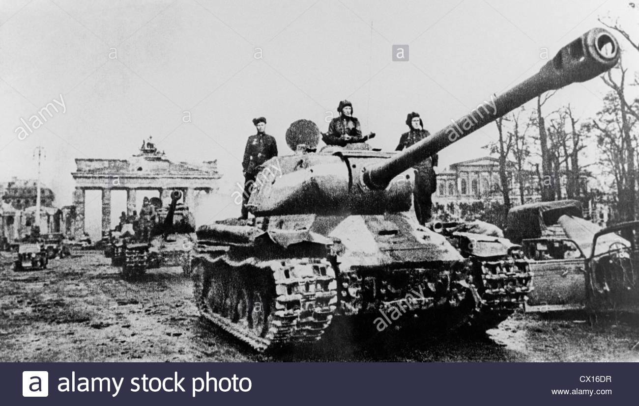Soviet Tanks In Street Berlin High Resolution Stock Photography and ...