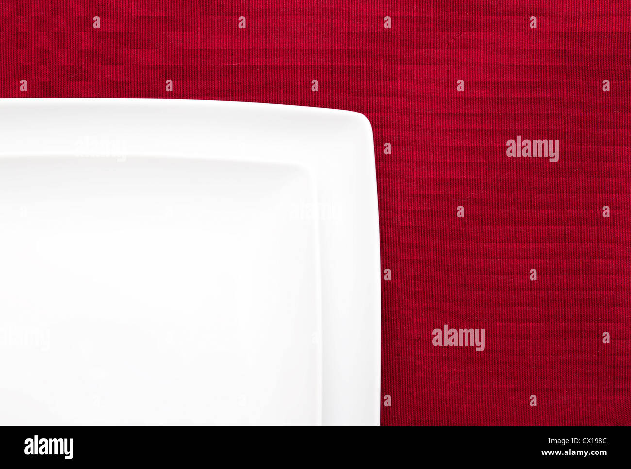 Red china plates hi-res stock photography and images - Alamy