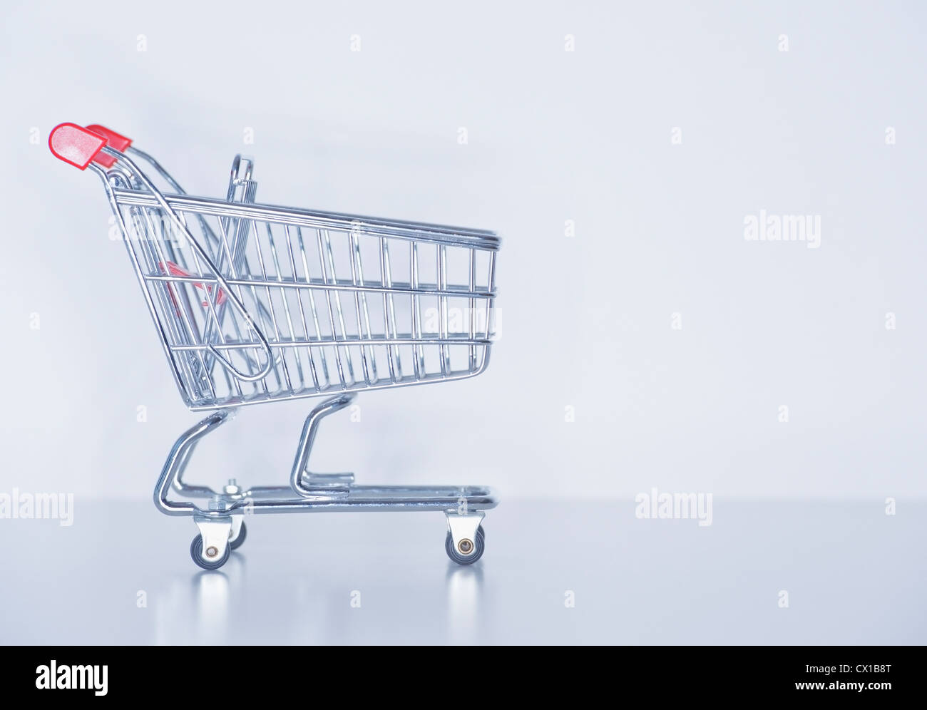 Profile shopping cart hi-res stock photography and images - Alamy