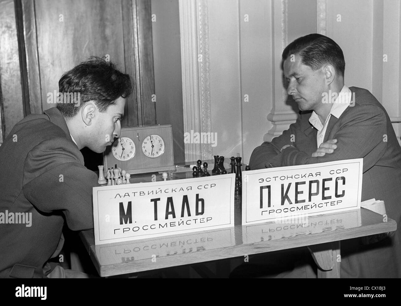 Soviet Chess Black and White Stock Photos & Images - Alamy