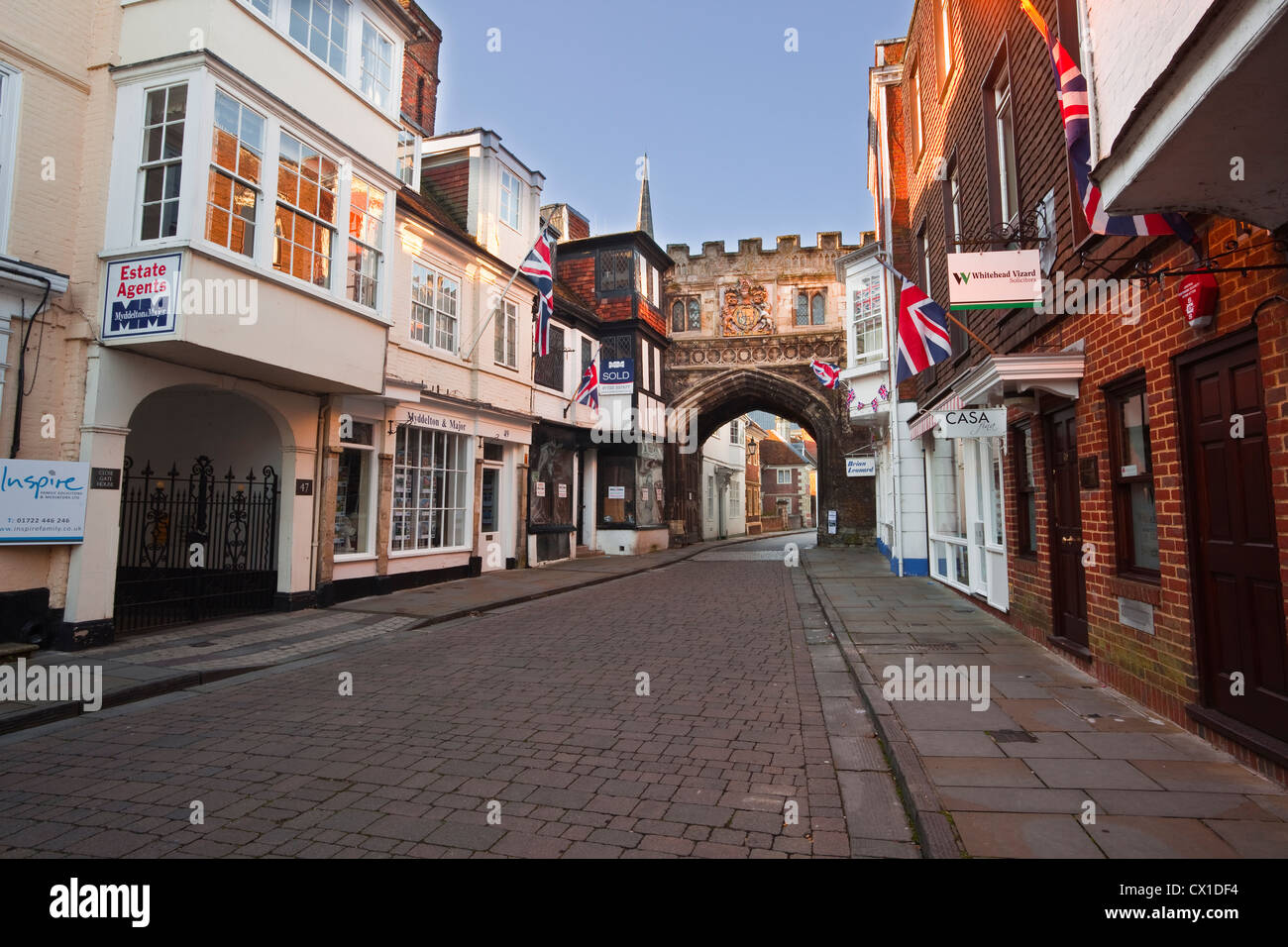 The High Street gate in the cathedral close of Salisbury, England Stock ...