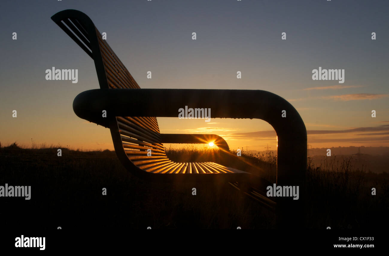 Bench on sunrise hi-res stock photography and images - Alamy