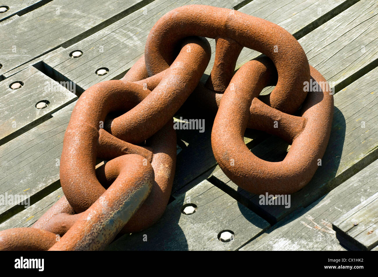 Rusted metal chain hi-res stock photography and images - Alamy