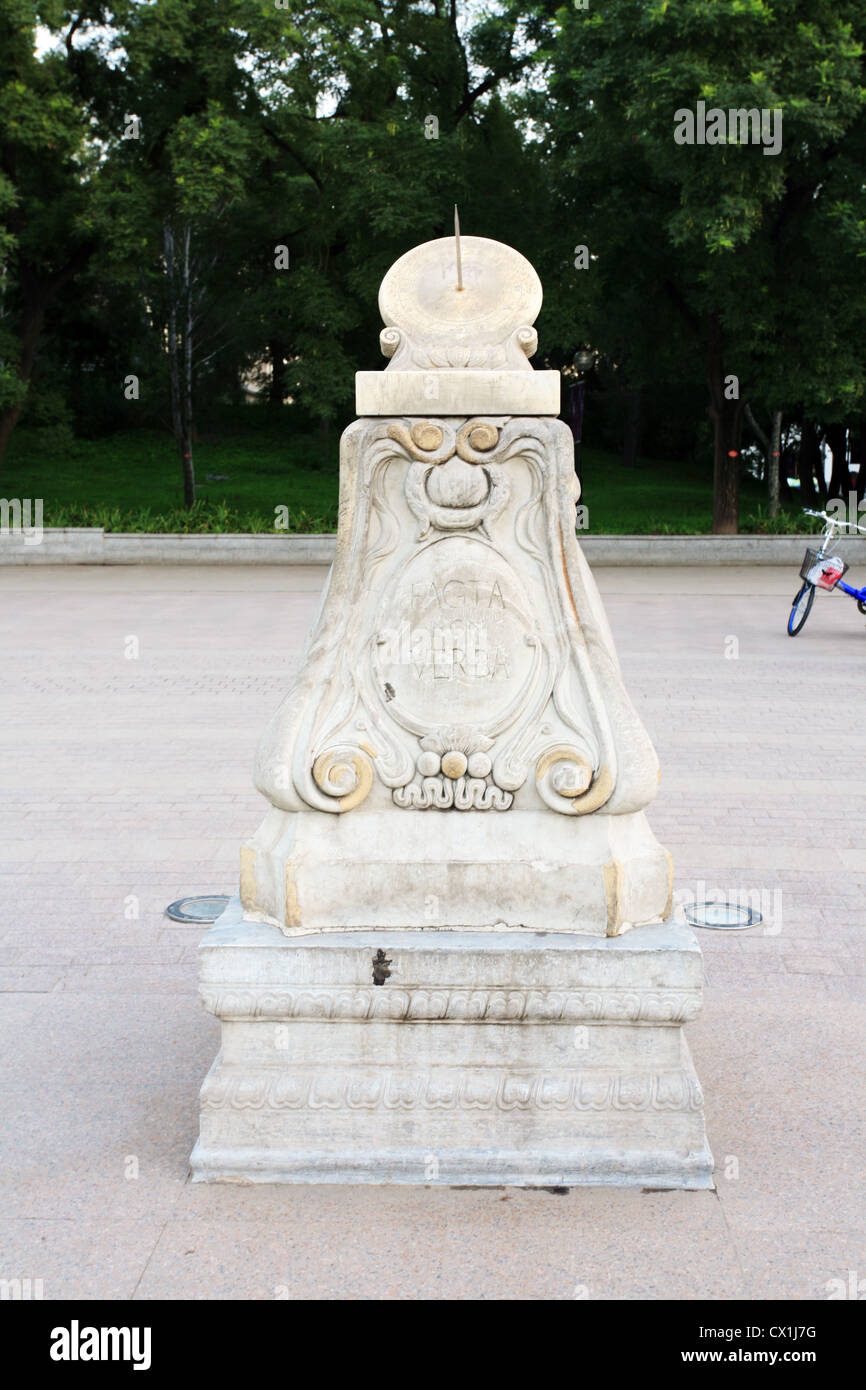 Medieval sundial hi-res stock photography and images - Alamy