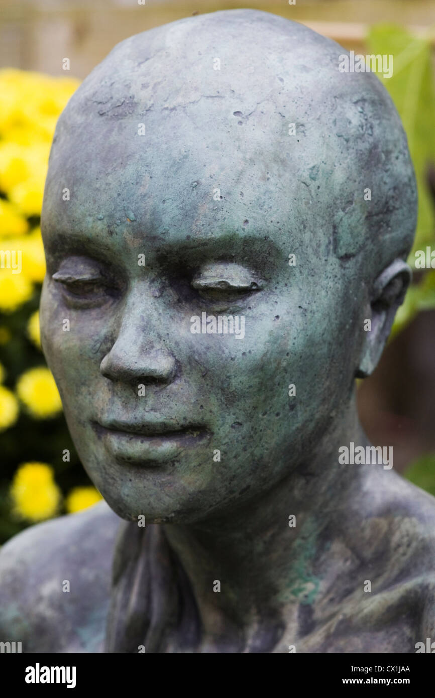 Bronze face cast hi-res stock photography and images - Alamy