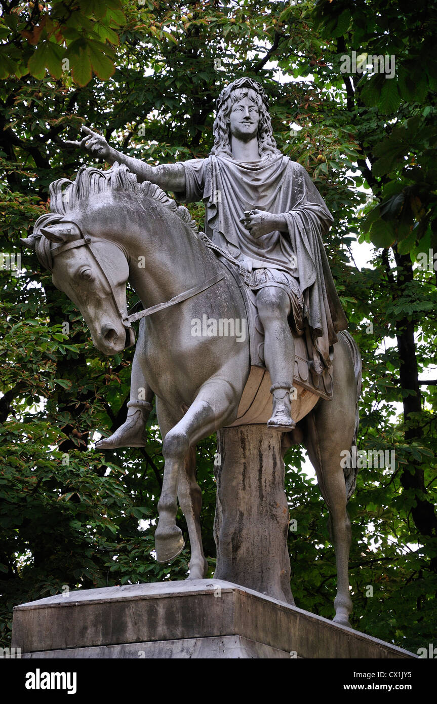 Paris, France. Place des Vosges. Statue: Louis XIII (1610-1643 Stock ...