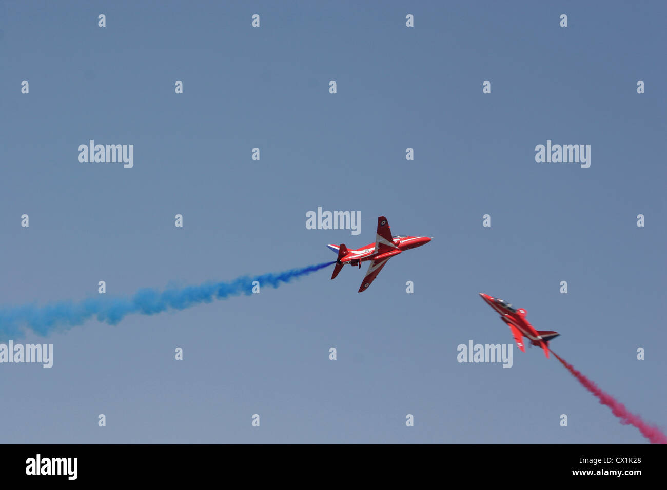 Red Arrows Synchro Pair Stock Photo - Alamy