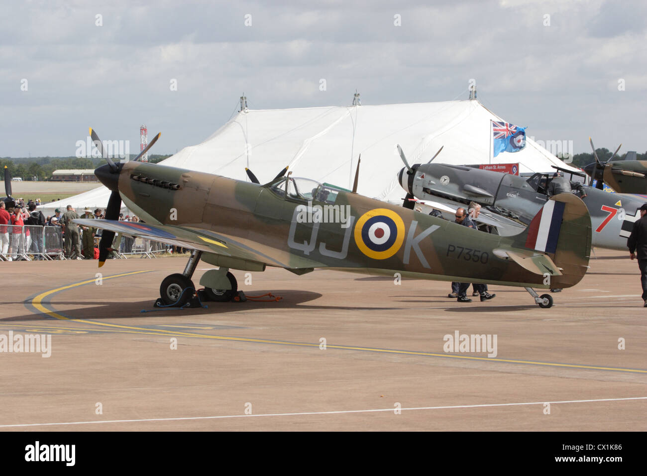 Supermarine Spitfire MkIIa Stock Photo - Alamy